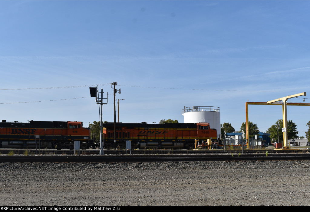 BNSF 996 7449